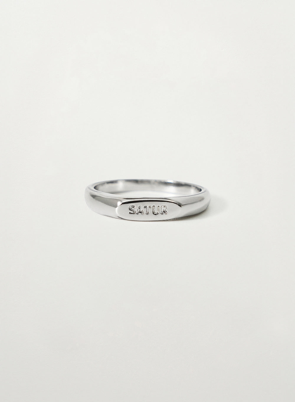 (U) Logo Oval Face Ring